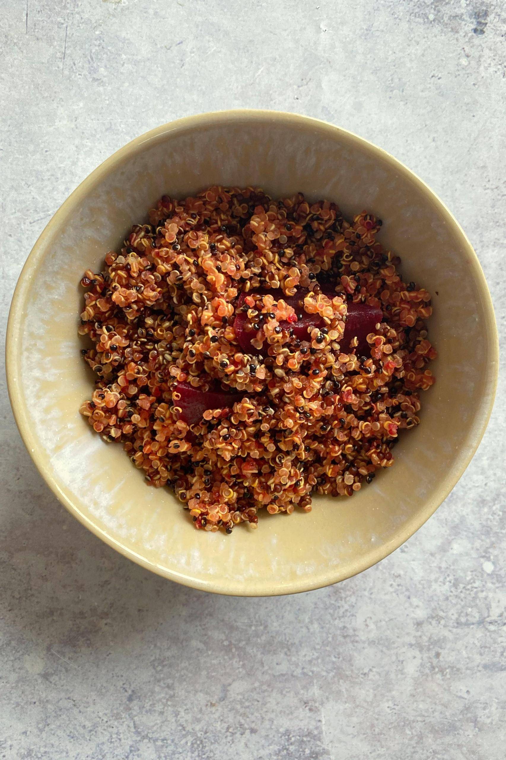 Bunter Quinoa mit Roter Bete Rezept | Happy Plates