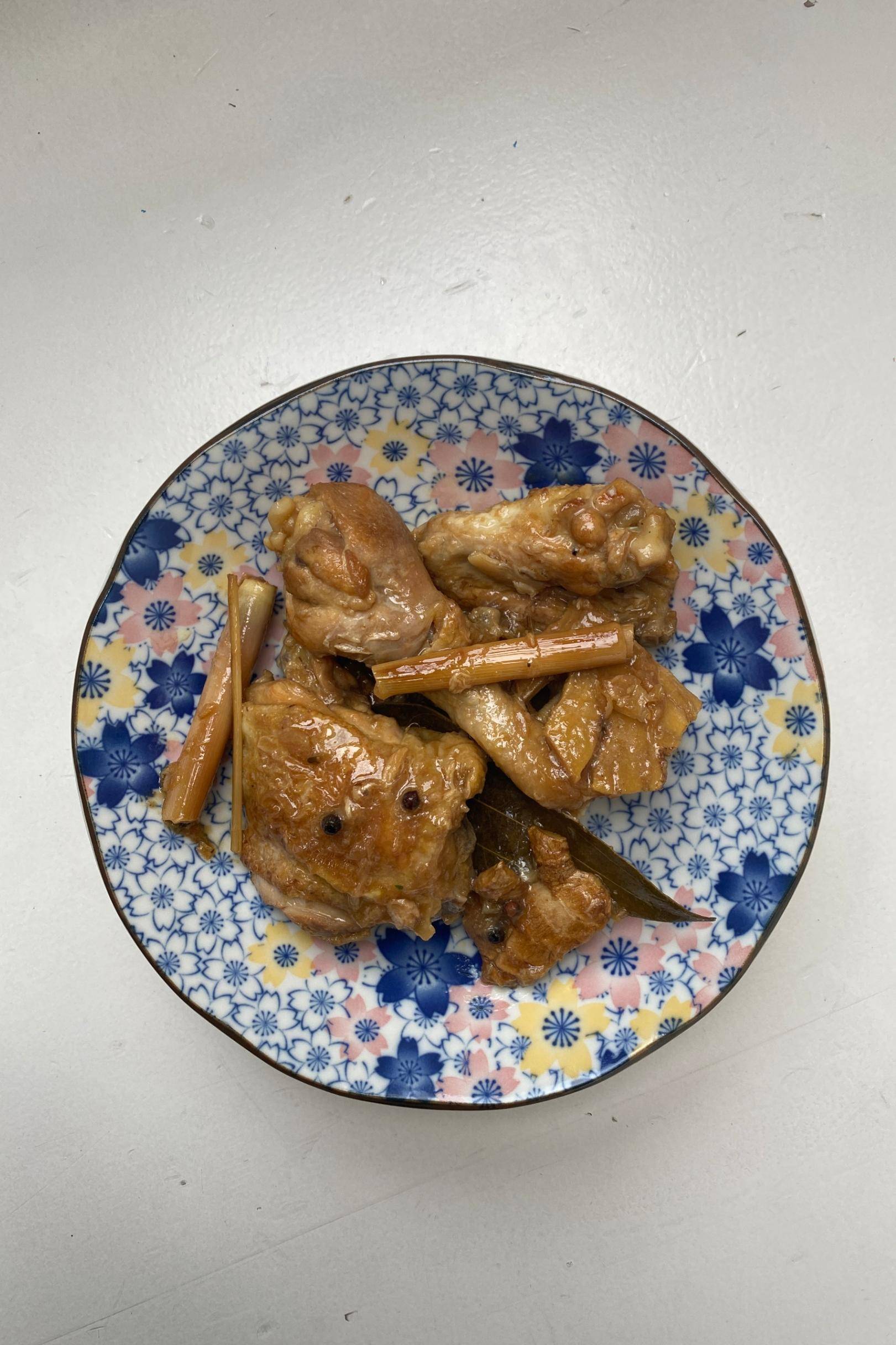 Filipino Chicken Adobo Rezept | Happy Plates